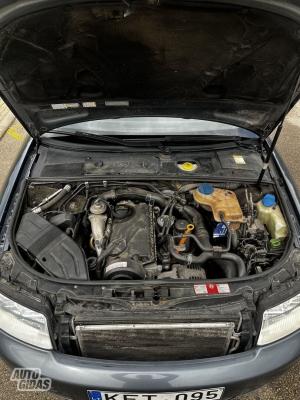 Pelēks Audi A4 2003 Telšiai, ar dzinēja tilpumu 1.90 L un nobraukumu 424 tūkst. km par 1500 €, foto 9 vietnē AUTOMOTO.COM.LV