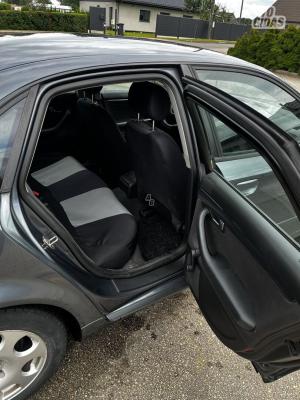 Pelēks Audi A4 2003 Telšiai, ar dzinēja tilpumu 1.90 L un nobraukumu 424 tūkst. km par 1500 €, foto 11 vietnē AUTOMOTO.COM.LV