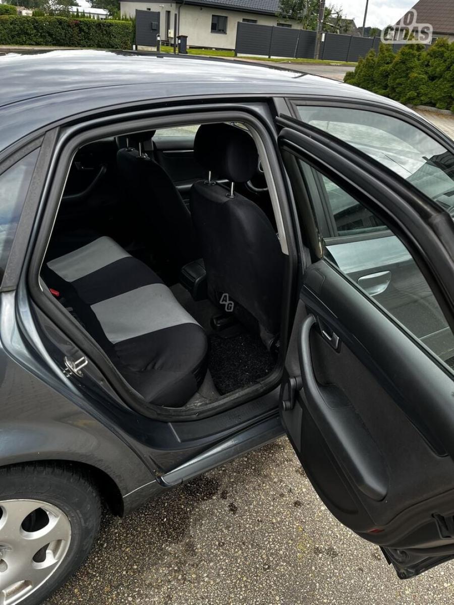 Pelēks Audi A4 2003 Telšiai, ar dzinēja tilpumu 1.90 L un nobraukumu 424 tūkst. km par 1500 €, foto 11 vietnē AUTOMOTO.COM.LV
