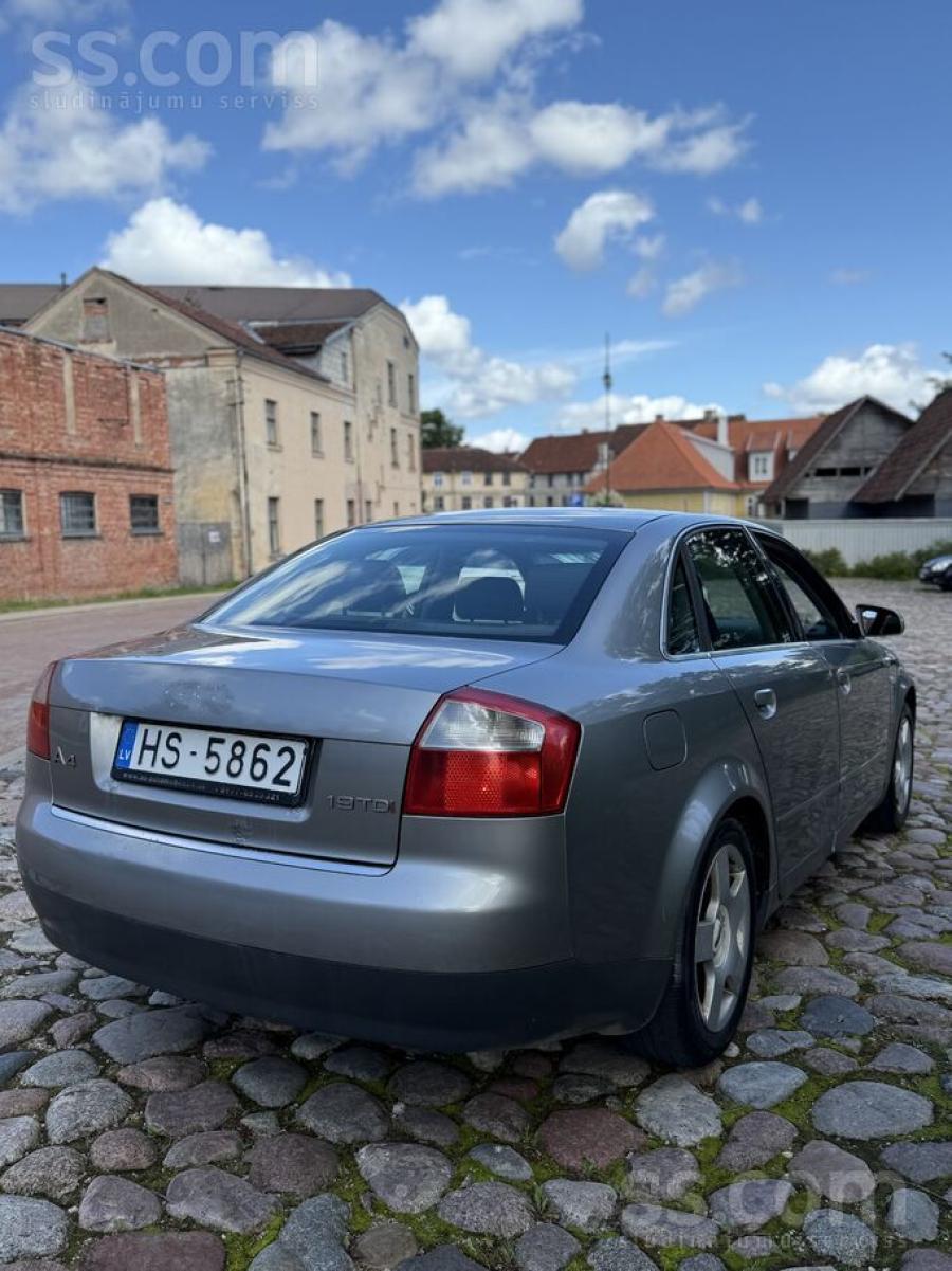 Pelēks Audi A4 2003 Kuldīga, ar dzinēja tilpumu 1.90 L un nobraukumu 375 tūkst. km par 1300 €, foto 4 vietnē AUTOMOTO.COM.LV