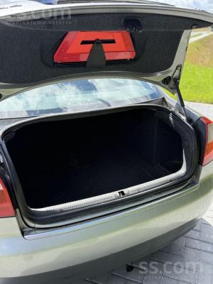 Pelēks Audi A4 2003 Kuldīga, ar dzinēja tilpumu 1.90 L un nobraukumu 375 tūkst. km par 1300 €, foto 6 vietnē AUTOMOTO.COM.LV