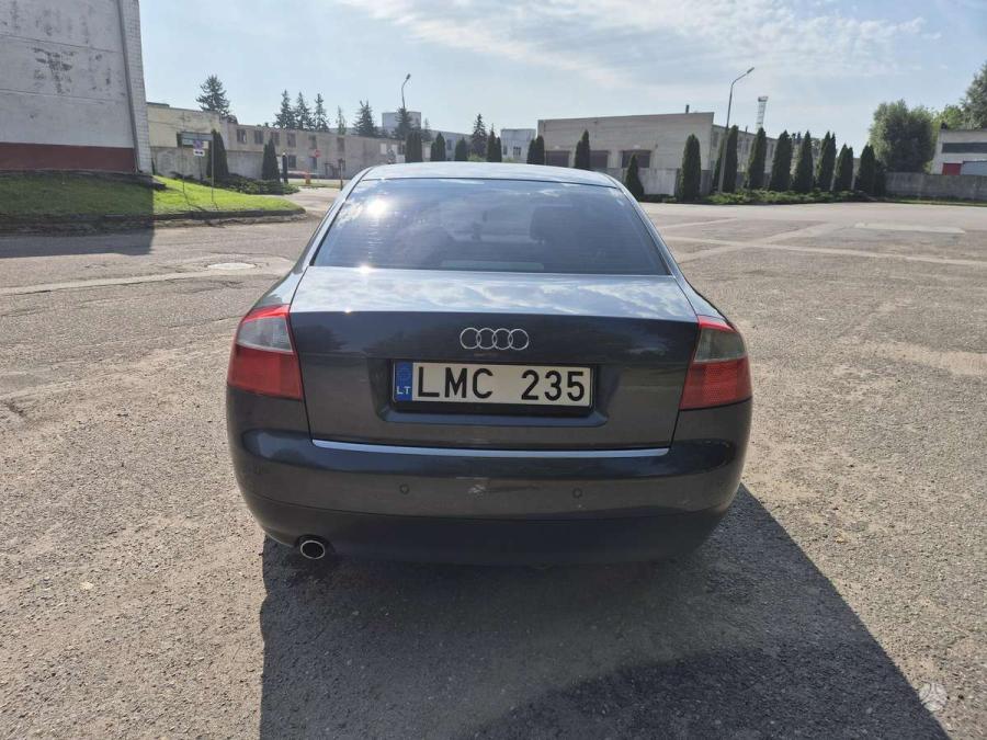 Grey Audi A4 2003 in Marijampole, with an engine capacity of 1.98 L and mileage of 221 thousand km for 1450 €, photo 7 on AUTOMOTO.COM.LV