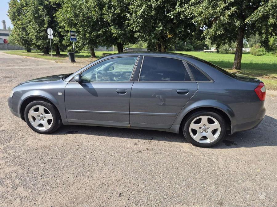 Grey Audi A4 2003 in Marijampole, with an engine capacity of 1.98 L and mileage of 221 thousand km for 1450 €, photo 9 on AUTOMOTO.COM.LV