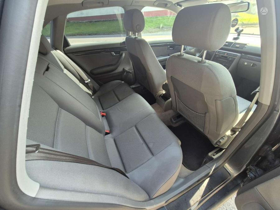 Grey Audi A4 2003 in Marijampole, with an engine capacity of 1.98 L and mileage of 221 thousand km for 1450 €, photo 12 on AUTOMOTO.COM.LV
