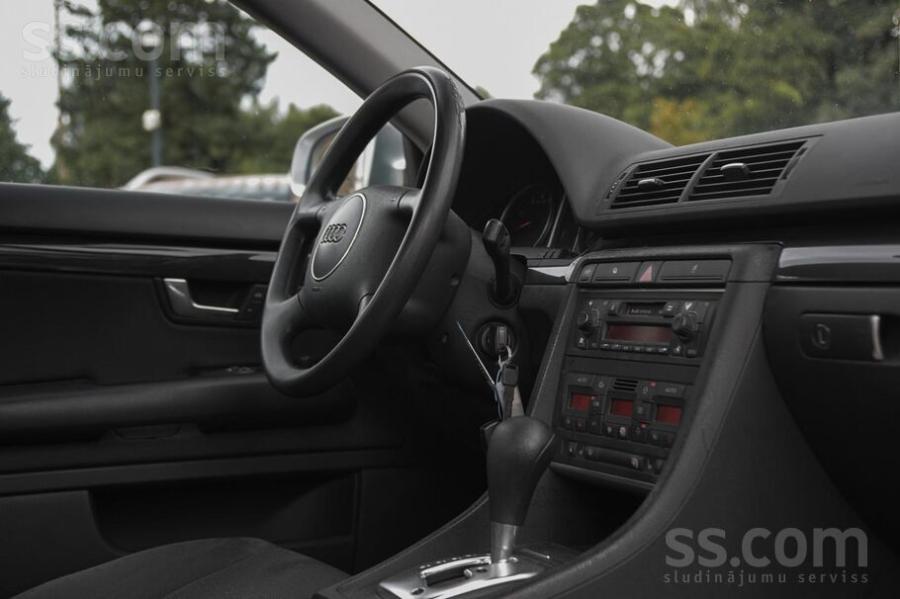 Grey Audi A4 2003 in Riga, with an engine capacity of 2.00 L and mileage of 297 thousand km for 2590 €, photo 7 on AUTOMOTO.COM.LV