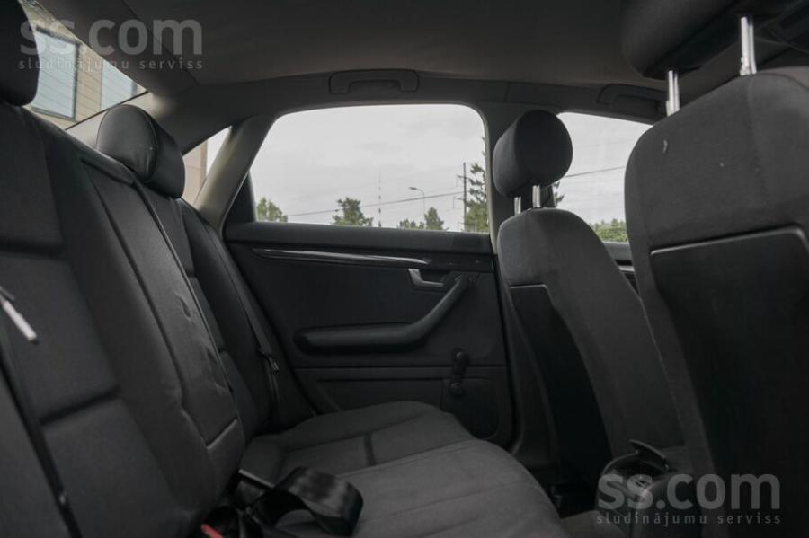 Grey Audi A4 2003 in Riga, with an engine capacity of 2.00 L and mileage of 297 thousand km for 2590 €, photo 13 on AUTOMOTO.COM.LV