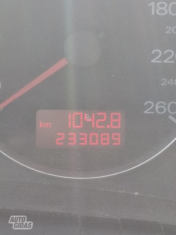 Grey Audi A4 2003 in Kaisiadorys, with an engine capacity of 1.90 L and mileage of 233 thousand km for 1100 €, photo 8 on AUTOMOTO.COM.LV