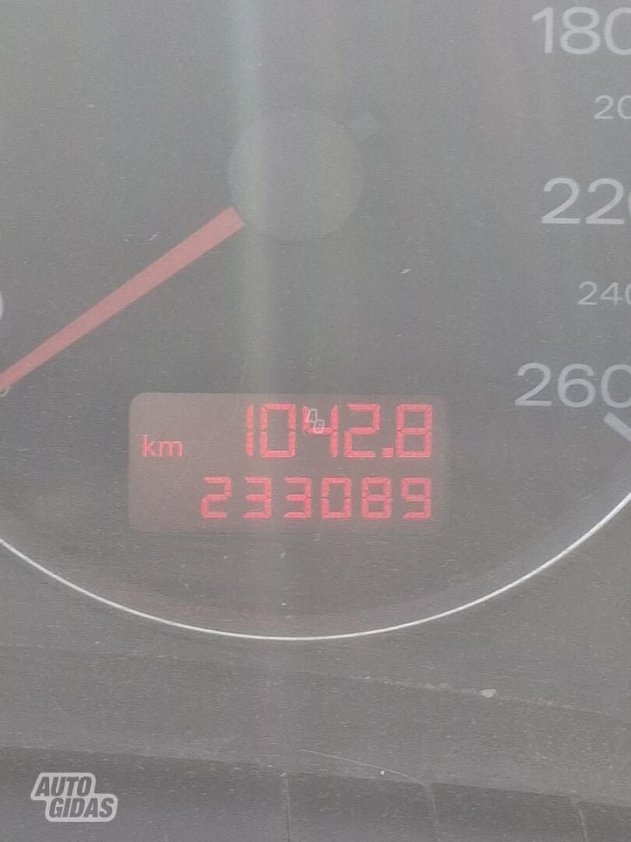 Grey Audi A4 2003 in Kaisiadorys, with an engine capacity of 1.90 L and mileage of 233 thousand km for 1100 €, photo 9 on AUTOMOTO.COM.LV
