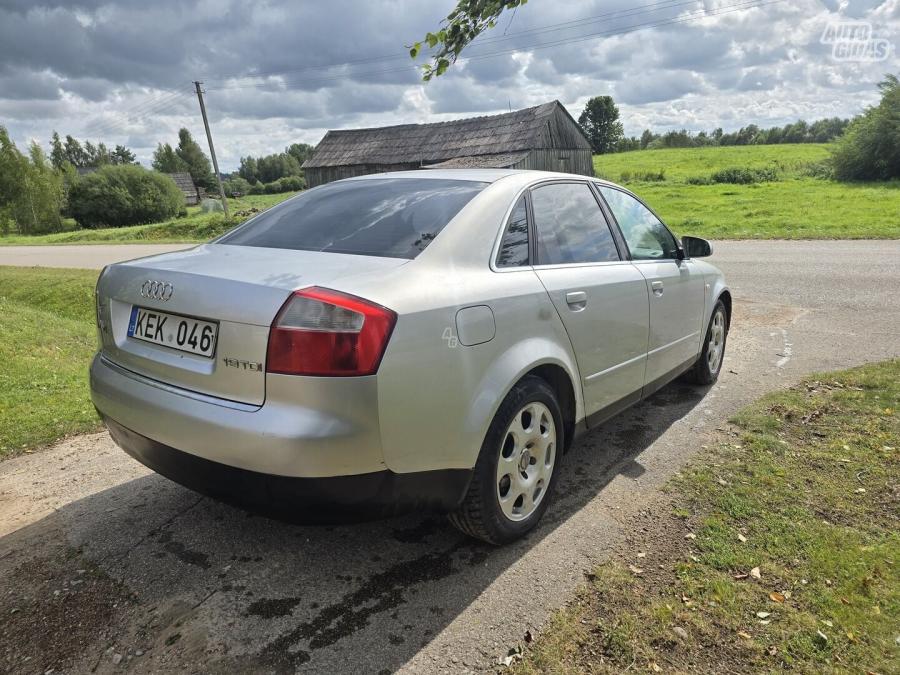 Pelēks Audi A4 2003 Plungė, ar dzinēja tilpumu 1.90 L un nobraukumu 478 tūkst. km par 1200 €, foto 6 vietnē AUTOMOTO.COM.LV