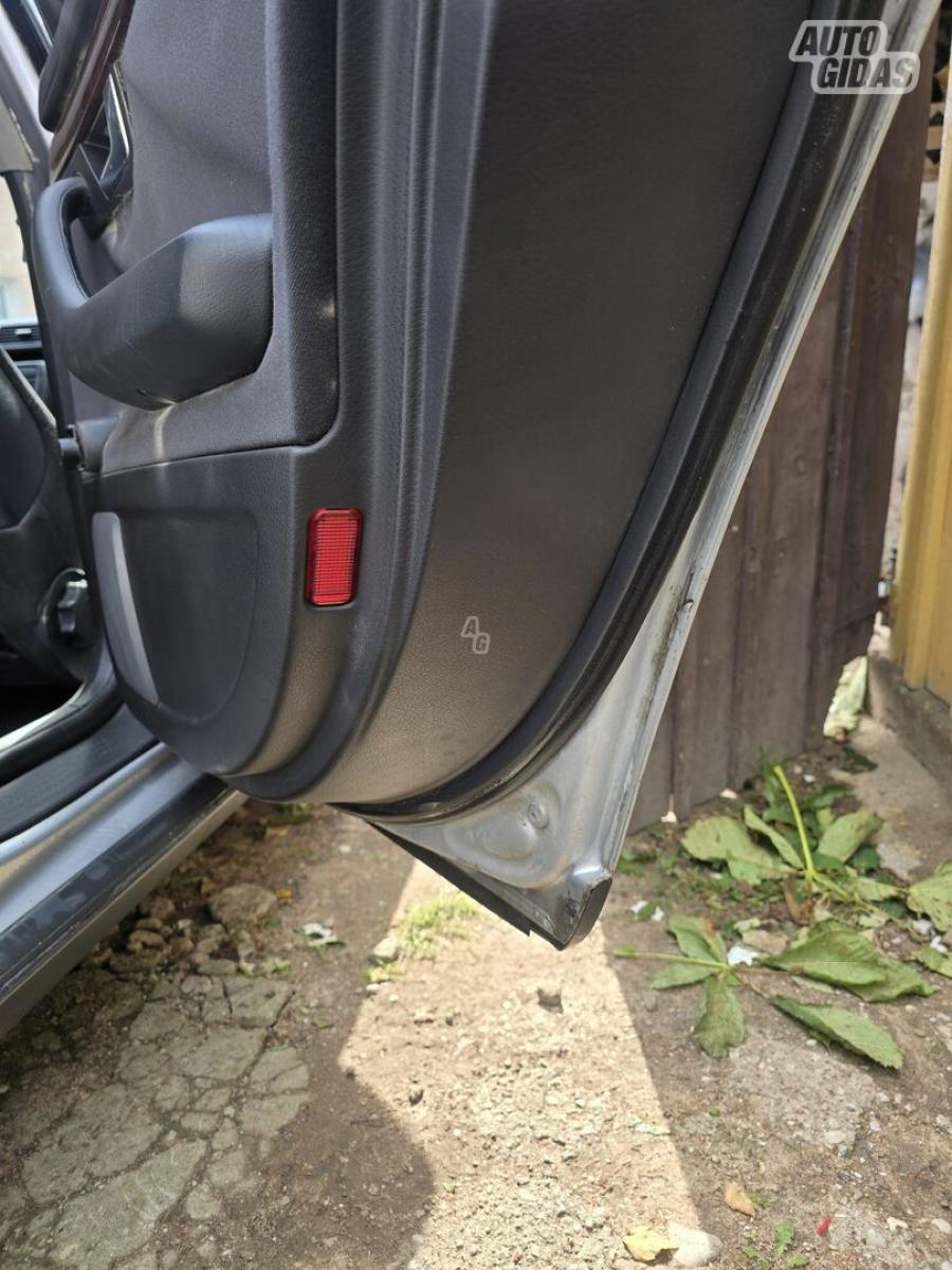 Pelēks Audi A4 2003 Plungė, ar dzinēja tilpumu 1.90 L un nobraukumu 478 tūkst. km par 1200 €, foto 13 vietnē AUTOMOTO.COM.LV