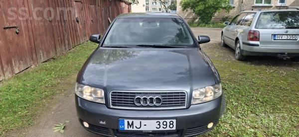 Pelēks Audi A4 2003 Daugavpils, ar dzinēja tilpumu 1.90 L un nobraukumu 300 tūkst. km par 950 €, foto 1 vietnē AUTOMOTO.COM.LV