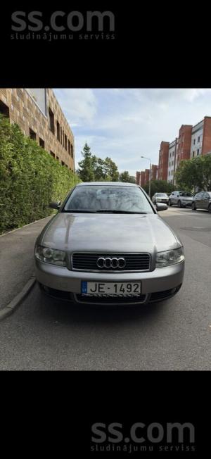 Pelēks Audi A4 2003 Rīga, ar dzinēja tilpumu 1.90 L un nobraukumu 371 tūkst. km par 3000 €, foto  vietnē AUTOMOTO.COM.LV