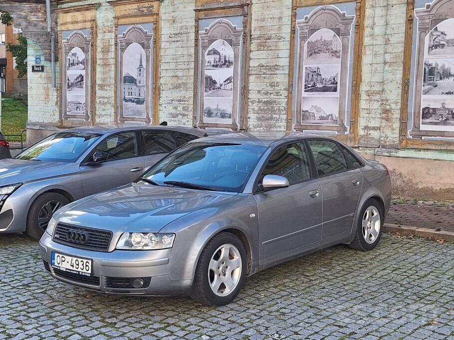 Pelēks Audi A4 2003 Valka, ar dzinēja tilpumu 1.90 L un nobraukumu 347 tūkst. km par 1590 €, foto 3 vietnē AUTOMOTO.COM.LV