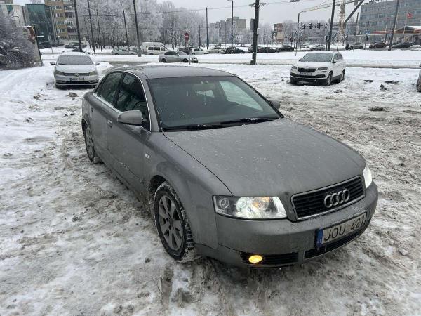 Pelēks Audi A4 2004 Kauņa, ar dzinēja tilpumu 1.90 L un nobraukumu 375 tūkst. km par 1750 €, foto 2 vietnē AUTOMOTO.COM.LV