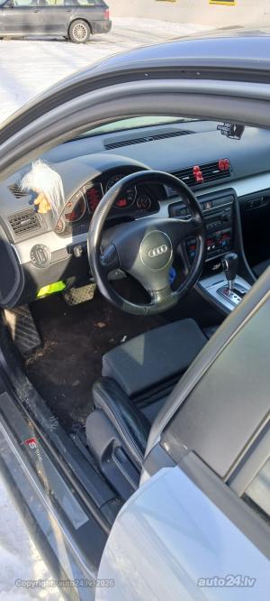 Pelēks Audi A4 2004 Pelva, ar dzinēja tilpumu 1.80 L un nobraukumu 303 tūkst. km par 1200 €, foto 7 vietnē AUTOMOTO.COM.LV