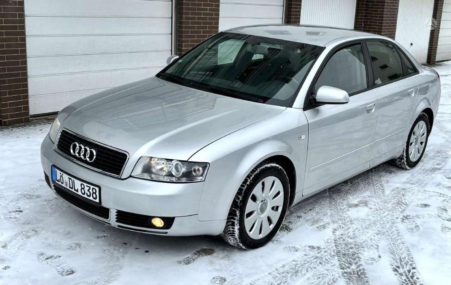 Pelēks Audi A4 2004 Viļņa, ar dzinēja tilpumu 1.60 L un nobraukumu 226 tūkst. km par 1770 €, foto 1 vietnē AUTOMOTO.COM.LV