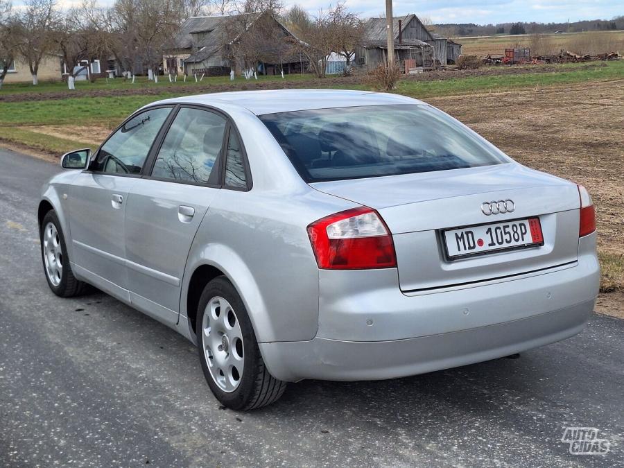 Pelēks Audi A4 2004 Mažeikiai, ar dzinēja tilpumu 1.90 L un nobraukumu 273 tūkst. km par 2650 €, foto 5 vietnē AUTOMOTO.COM.LV