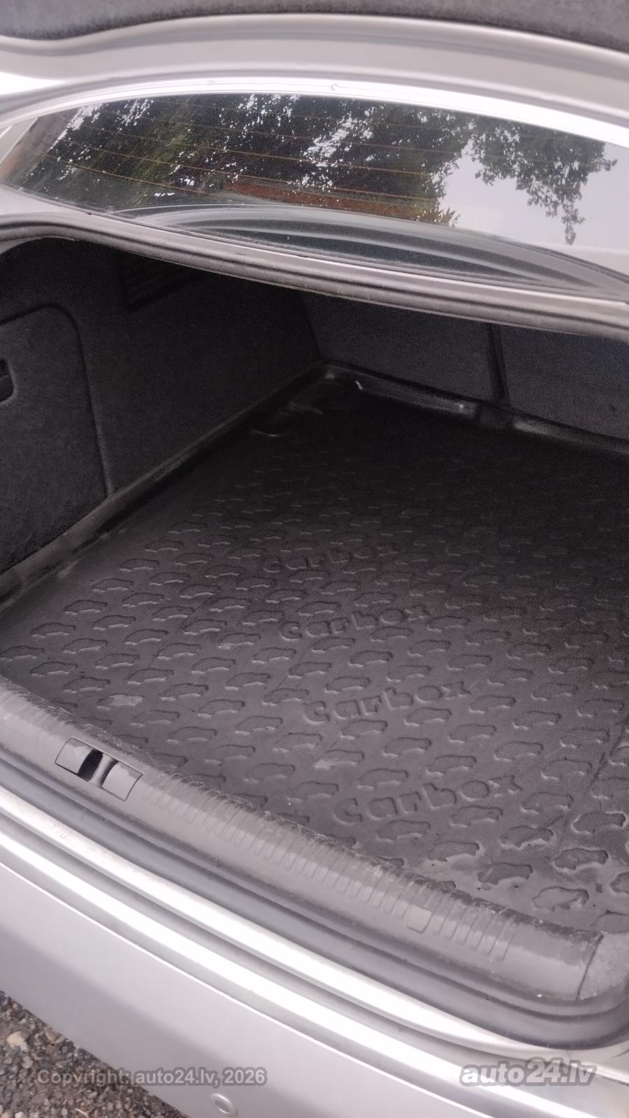Pelēks Audi A4 2004 Tartu, ar dzinēja tilpumu 1.90 L un nobraukumu 288 tūkst. km par 1850 €, foto 8 vietnē AUTOMOTO.COM.LV