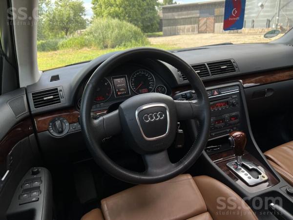 Grey Audi A4 2004 in Cesis, with an engine capacity of 2.00 L and mileage of 135 thousand km for 4650 €, photo 9 on AUTOMOTO.COM.LV