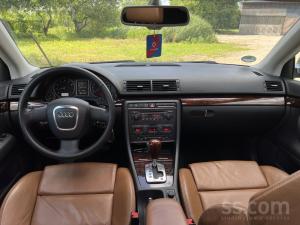 Pelēks Audi A4 2004 Cēsis, ar dzinēja tilpumu 2.00 L un nobraukumu 135 tūkst. km par 4650 €, foto 13 vietnē AUTOMOTO.COM.LV