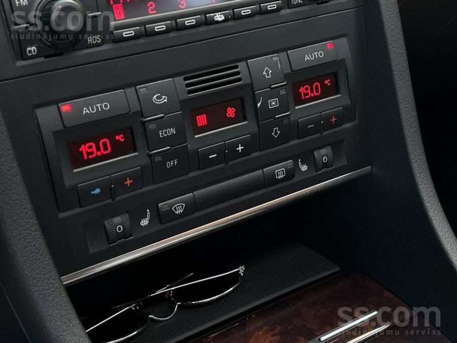 Pelēks Audi A4 2004 Cēsis, ar dzinēja tilpumu 2.00 L un nobraukumu 135 tūkst. km par 4650 €, foto 21 vietnē AUTOMOTO.COM.LV