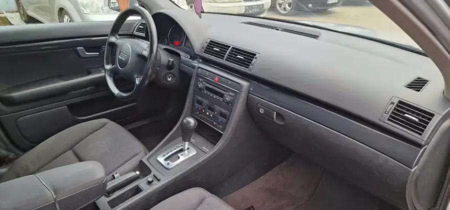 Pelēks Audi A4 2004 Valmiera, ar dzinēja tilpumu 2.00 L un nobraukumu 299 tūkst. km par 1800 €, foto 11 vietnē AUTOMOTO.COM.LV