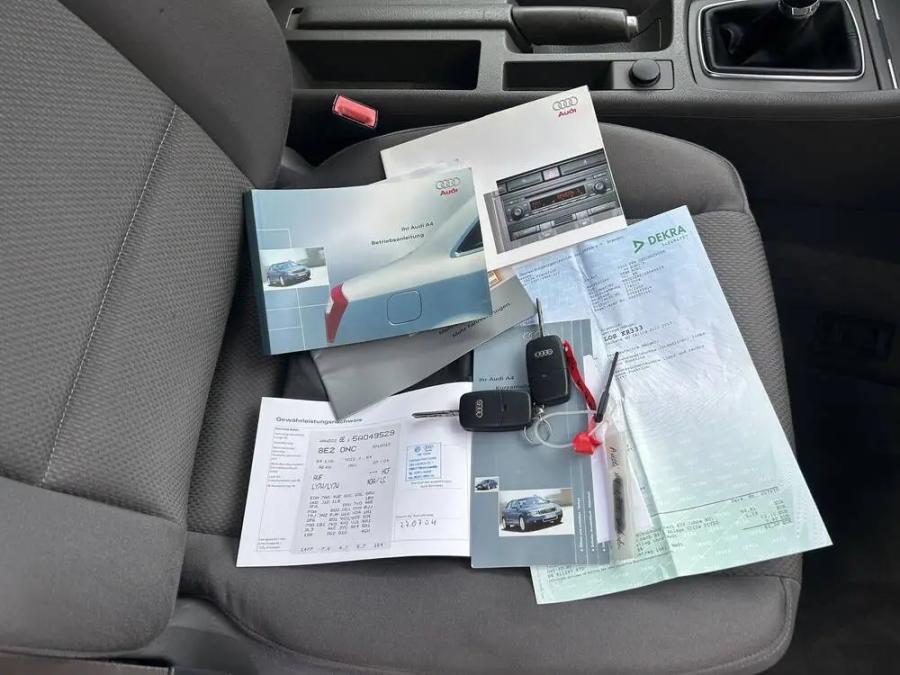Pelēks Audi A4 2004 Limbaži, ar dzinēja tilpumu 1.90 L un nobraukumu 339 tūkst. km par 3150 €, foto 11 vietnē AUTOMOTO.COM.LV