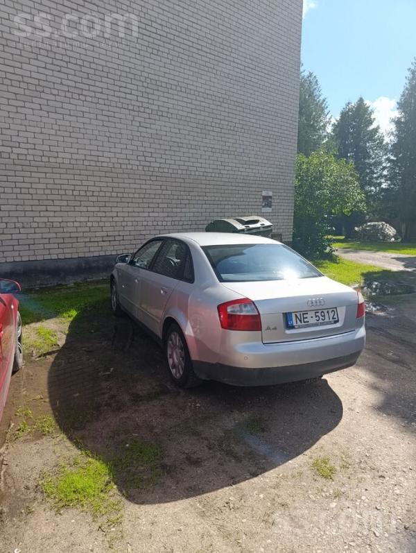Pelēks Audi A4 2004 Madona, ar dzinēja tilpumu 2.50 L un nobraukumu 343 tūkst. km par 2200 €, foto 3 vietnē AUTOMOTO.COM.LV