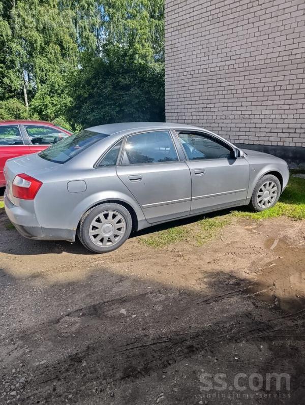 Pelēks Audi A4 2004 Madona, ar dzinēja tilpumu 2.50 L un nobraukumu 343 tūkst. km par 2200 €, foto 4 vietnē AUTOMOTO.COM.LV