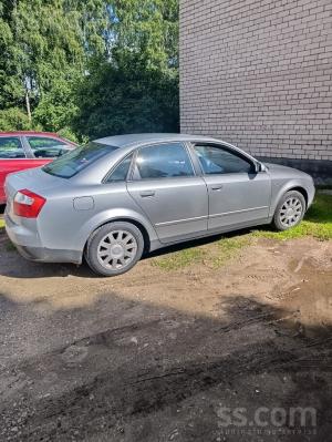 Pelēks Audi A4 2004 Madona, ar dzinēja tilpumu 2.50 L un nobraukumu 343 tūkst. km par 2200 €, foto 5 vietnē AUTOMOTO.COM.LV