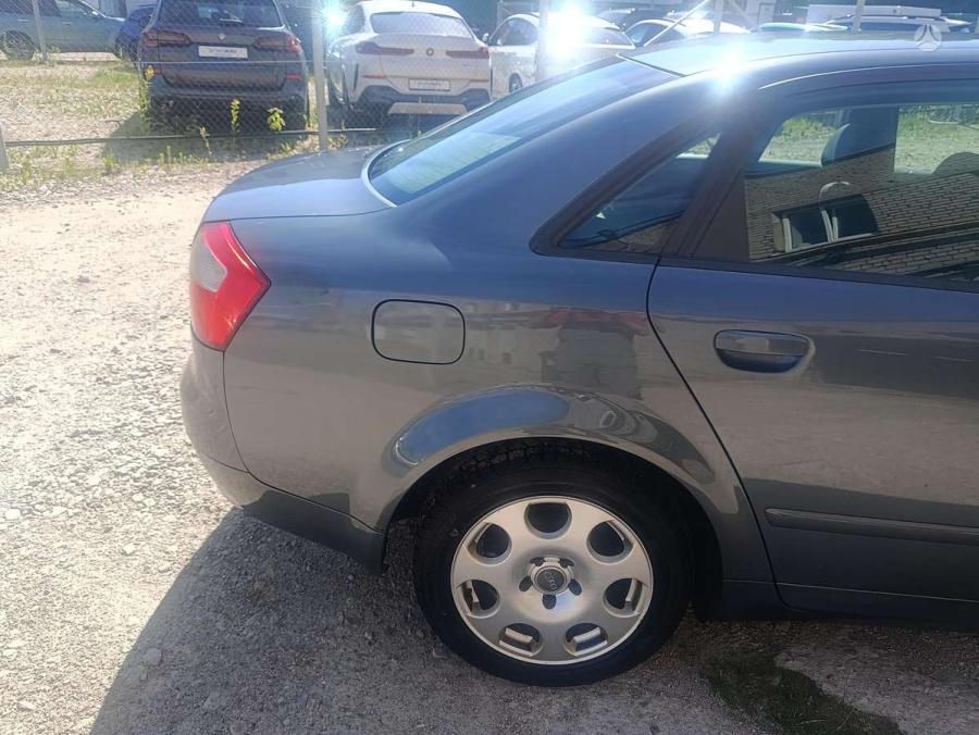 Grey Audi A4 2004 in Kaunas, with an engine capacity of 1.90 L and mileage of 397 thousand km for 1600 €, photo 5 on AUTOMOTO.COM.LV