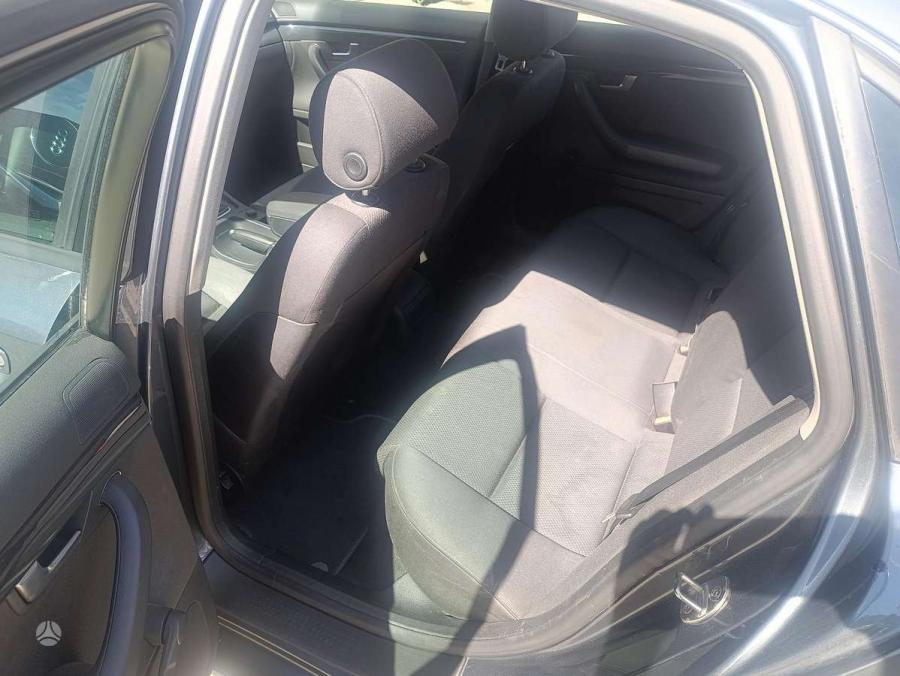 Grey Audi A4 2004 in Kaunas, with an engine capacity of 1.90 L and mileage of 397 thousand km for 1600 €, photo 14 on AUTOMOTO.COM.LV