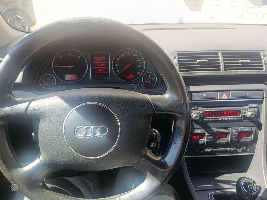 Grey Audi A4 2004 in Kaunas, with an engine capacity of 1.90 L and mileage of 397 thousand km for 1600 €, photo 18 on AUTOMOTO.COM.LV
