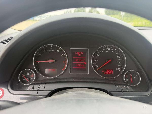 Grey Audi A4 2004 in Birzai, with an engine capacity of 1.60 L and mileage of 2 thousand km for 1500 €, photo 7 on AUTOMOTO.COM.LV
