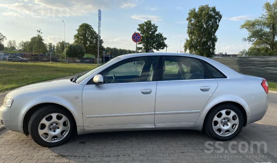 Grey Audi A4 2004 in Riga, with an engine capacity of 2.00 L and mileage of 340 thousand km for 1550 €, photo 3 on AUTOMOTO.COM.LV