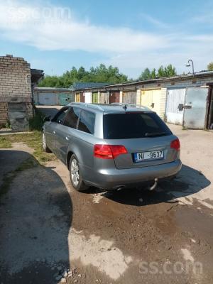 Pelēks Audi A4 2004 Jelgava, ar dzinēja tilpumu 2.50 L un nobraukumu 325 tūkst. km par 2700 €, foto 4 vietnē AUTOMOTO.COM.LV