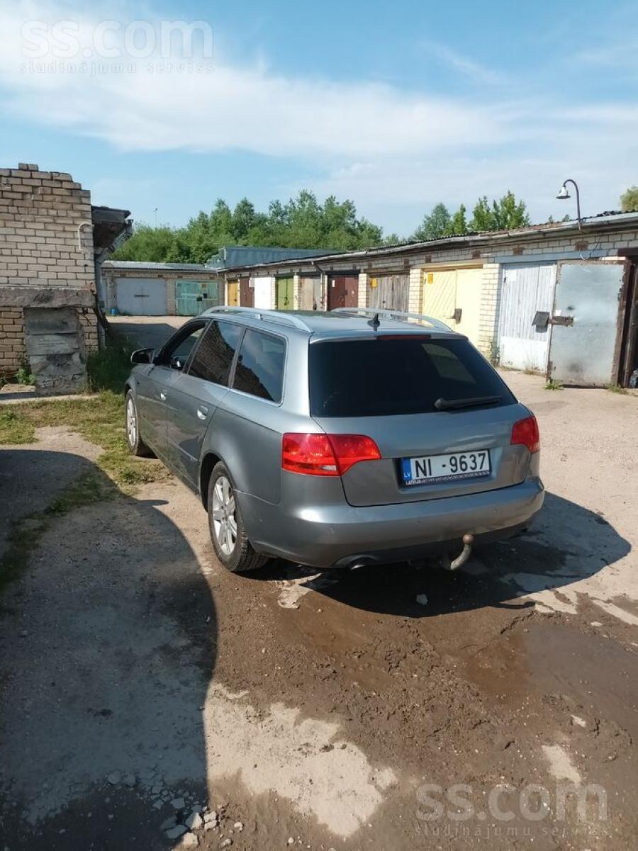 Pelēks Audi A4 2004 Jelgava, ar dzinēja tilpumu 2.50 L un nobraukumu 325 tūkst. km par 2700 €, foto 4 vietnē AUTOMOTO.COM.LV