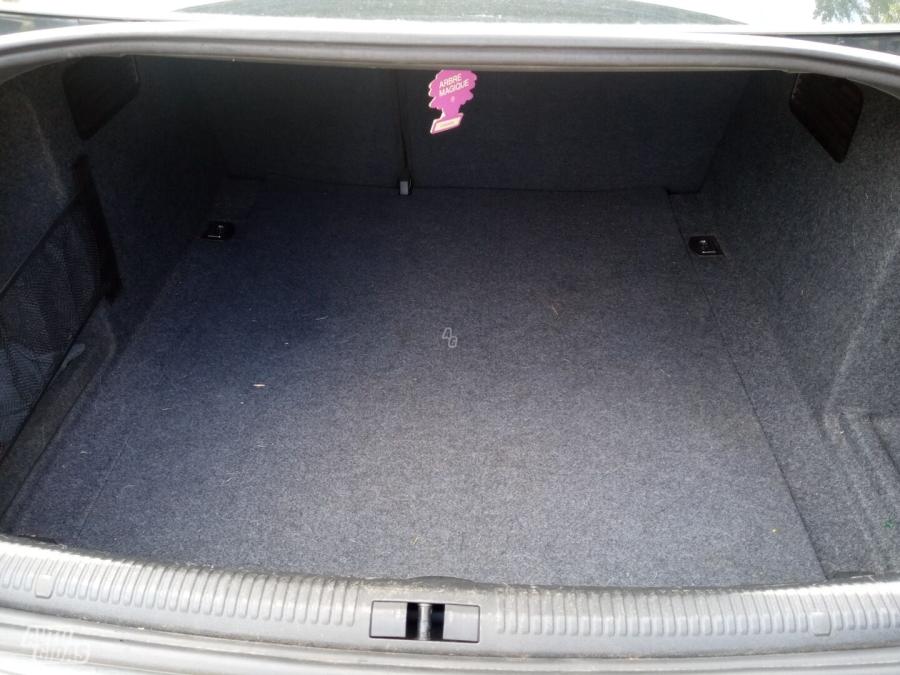 Grey Audi A4 2004 in Vilnius, with an engine capacity of 1.90 L and mileage of 242 thousand km for 1690 €, photo 19 on AUTOMOTO.COM.LV
