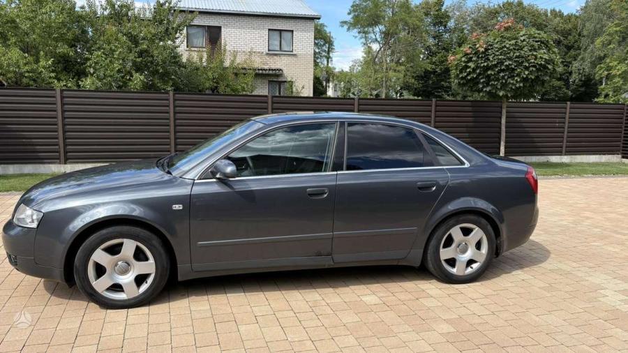 Pelēks Audi A4 2004 Kauņa, ar dzinēja tilpumu 1.90 L un nobraukumu 393 tūkst. km par 1200 €, foto 5 vietnē AUTOMOTO.COM.LV