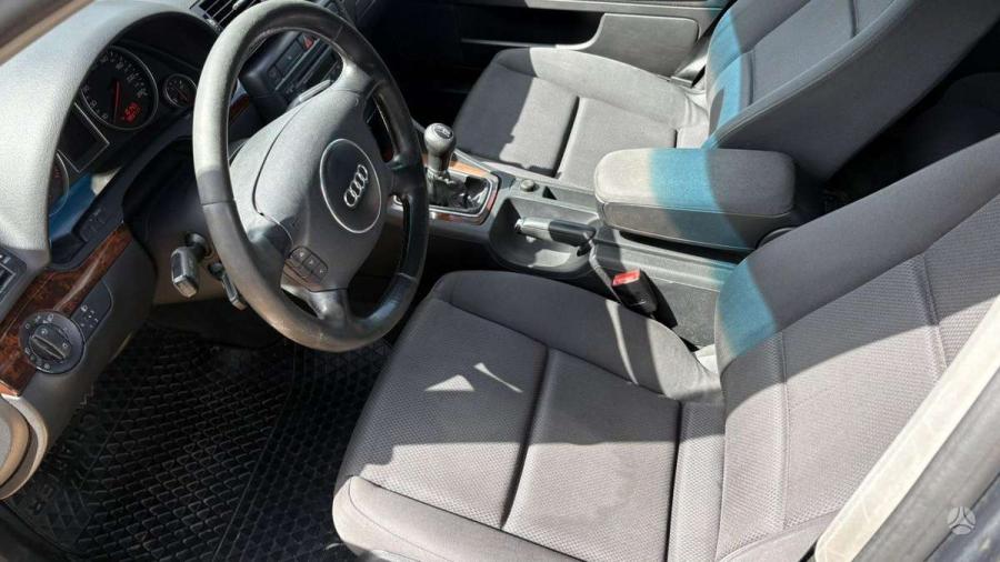 Pelēks Audi A4 2004 Kauņa, ar dzinēja tilpumu 1.90 L un nobraukumu 393 tūkst. km par 1200 €, foto 12 vietnē AUTOMOTO.COM.LV
