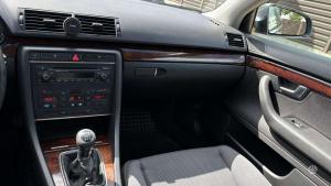 Pelēks Audi A4 2004 Kauņa, ar dzinēja tilpumu 1.90 L un nobraukumu 393 tūkst. km par 1200 €, foto 14 vietnē AUTOMOTO.COM.LV