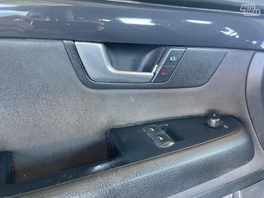 Grey Audi A4 2004 in Alytus, with an engine capacity of 1.90 L and mileage of 397 thousand km for 1200 €, photo 12 on AUTOMOTO.COM.LV
