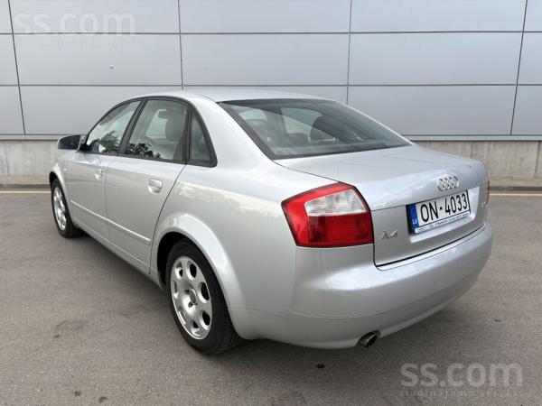Pelēks Audi A4 2004 Rīga, ar dzinēja tilpumu 2.00 L un nobraukumu 243 tūkst. km par 2750 €, foto 5 vietnē AUTOMOTO.COM.LV