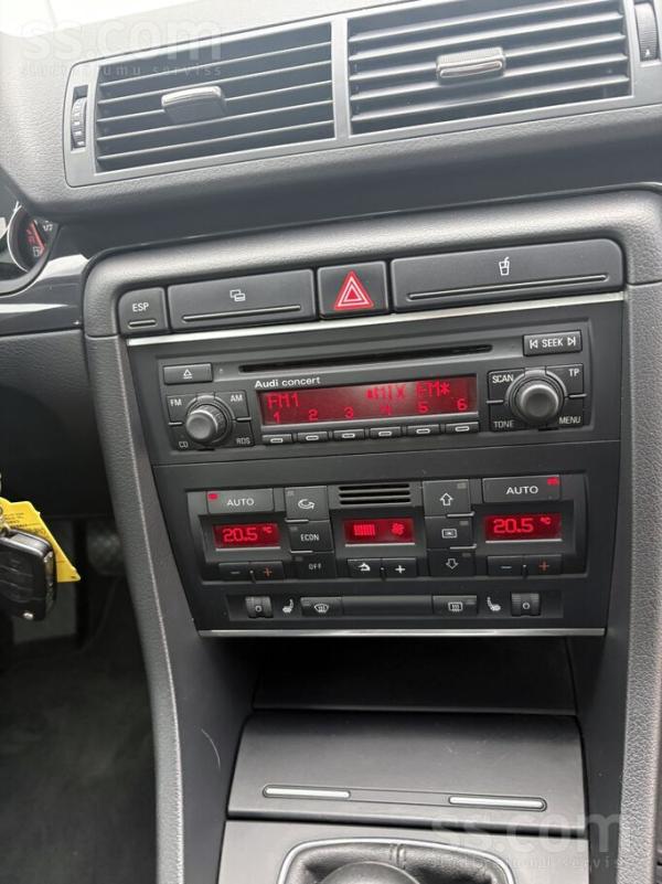Pelēks Audi A4 2004 Rīga, ar dzinēja tilpumu 2.00 L un nobraukumu 243 tūkst. km par 2750 €, foto 10 vietnē AUTOMOTO.COM.LV