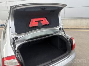 Pelēks Audi A4 2004 Rīga, ar dzinēja tilpumu 2.00 L un nobraukumu 243 tūkst. km par 2750 €, foto 13 vietnē AUTOMOTO.COM.LV