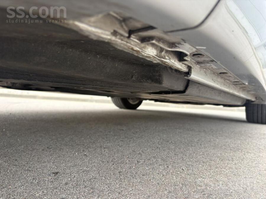 Pelēks Audi A4 2004 Rīga, ar dzinēja tilpumu 2.00 L un nobraukumu 243 tūkst. km par 2750 €, foto 19 vietnē AUTOMOTO.COM.LV
