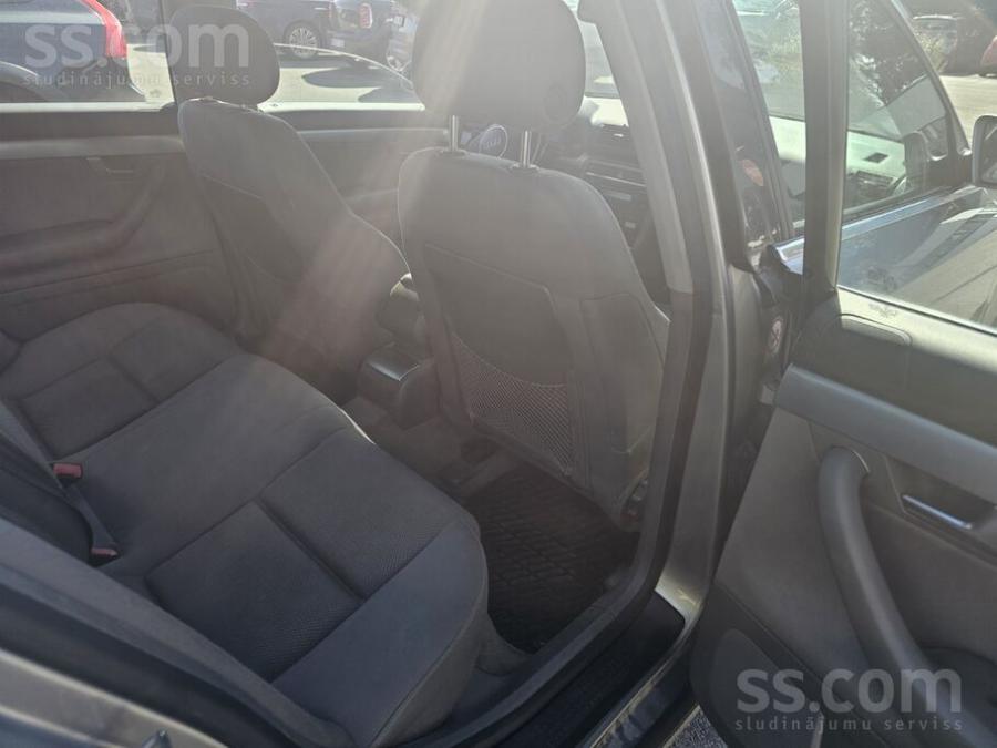 Grey Audi A4 2004 in Riga, with an engine capacity of 1.80 L and mileage of 266 thousand km for 2000 €, photo 7 on AUTOMOTO.COM.LV