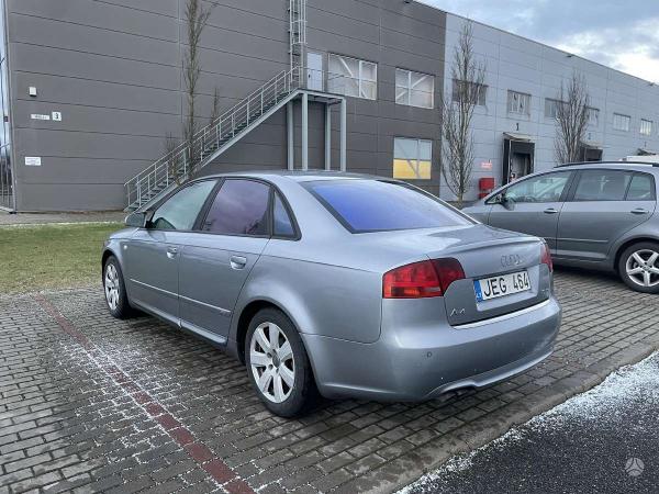 Pelēks Audi A4 2005 Kauņa, ar dzinēja tilpumu 1.97 L un nobraukumu 230 tūkst. km par 1500 €, foto 3 vietnē AUTOMOTO.COM.LV