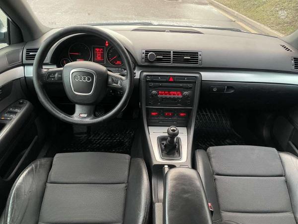 Pelēks Audi A4 2005 Kauņa, ar dzinēja tilpumu 1.97 L un nobraukumu 230 tūkst. km par 1500 €, foto 5 vietnē AUTOMOTO.COM.LV