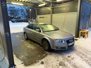 Pelēks Audi A4 2005 Rīga, ar dzinēja tilpumu 2.00 L un nobraukumu 288 tūkst. km par 1250 €, foto 4 vietnē AUTOMOTO.COM.LV